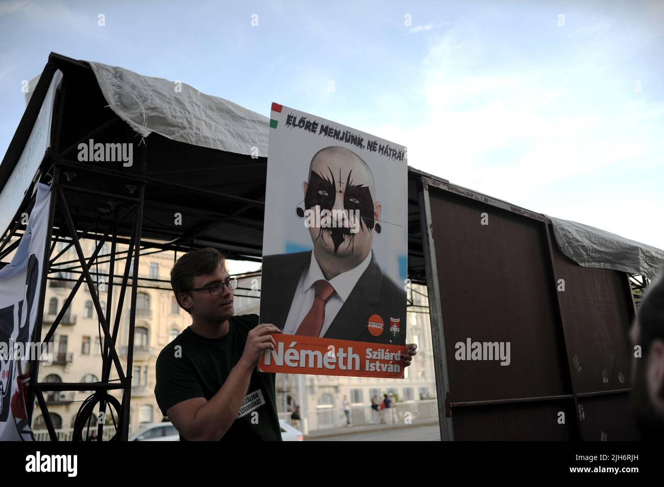 Budapest, Hungary, 15th Jul 2022, Protestors block Elisabeth Bridge ...