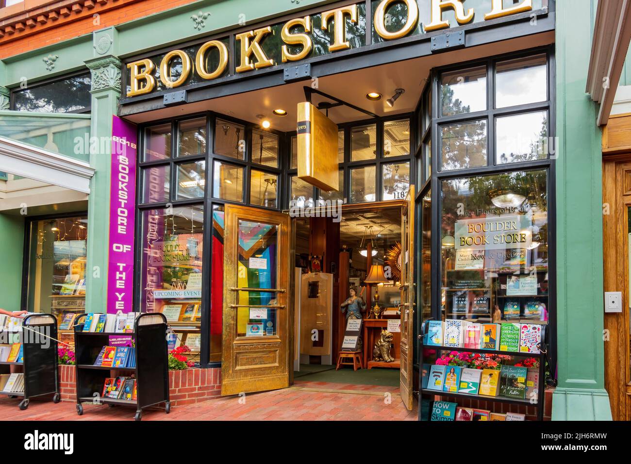 Colorado, JUL 2 2022 - Daytime view of Boulder Book Store in Pearl ...