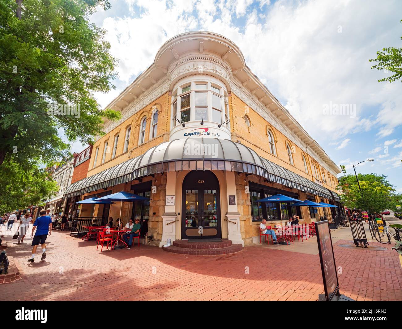 Pearl street mall hi-res stock photography and images - Alamy