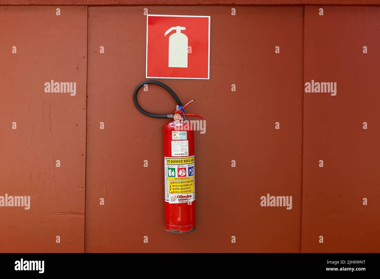 Fire extinguisher symbol hi-res stock photography and images - Alamy