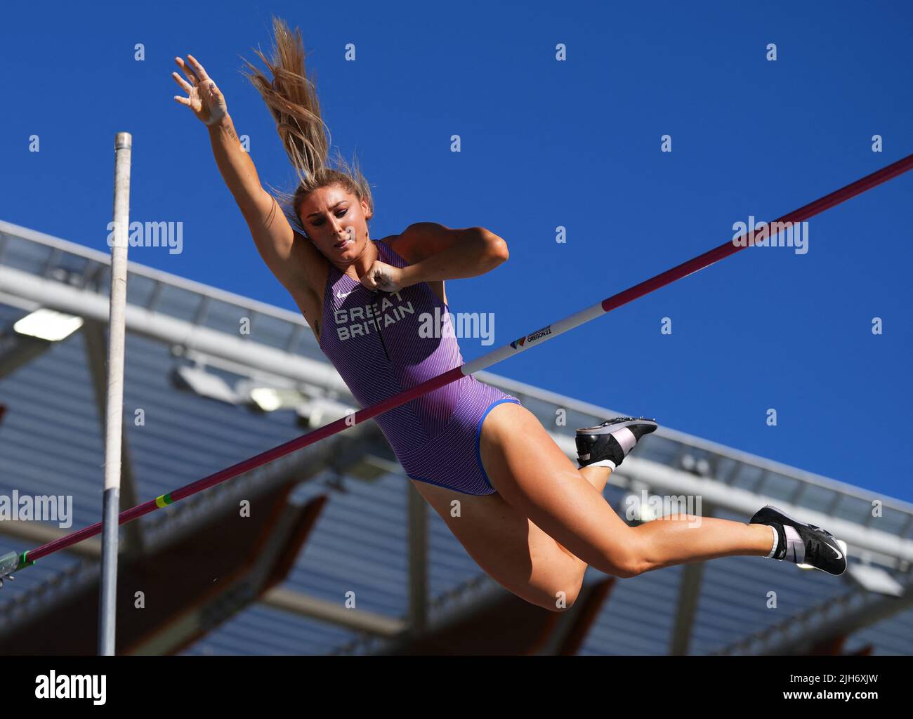 Molly caudery pole vault hi-res stock photography and images - Alamy