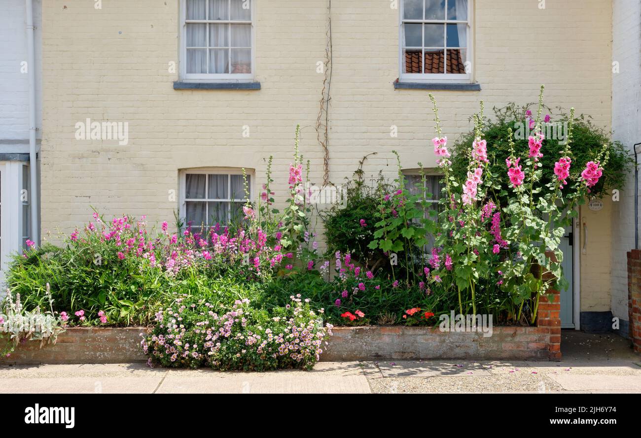 Suffolk farm cottage hi-res stock photography and images - Alamy