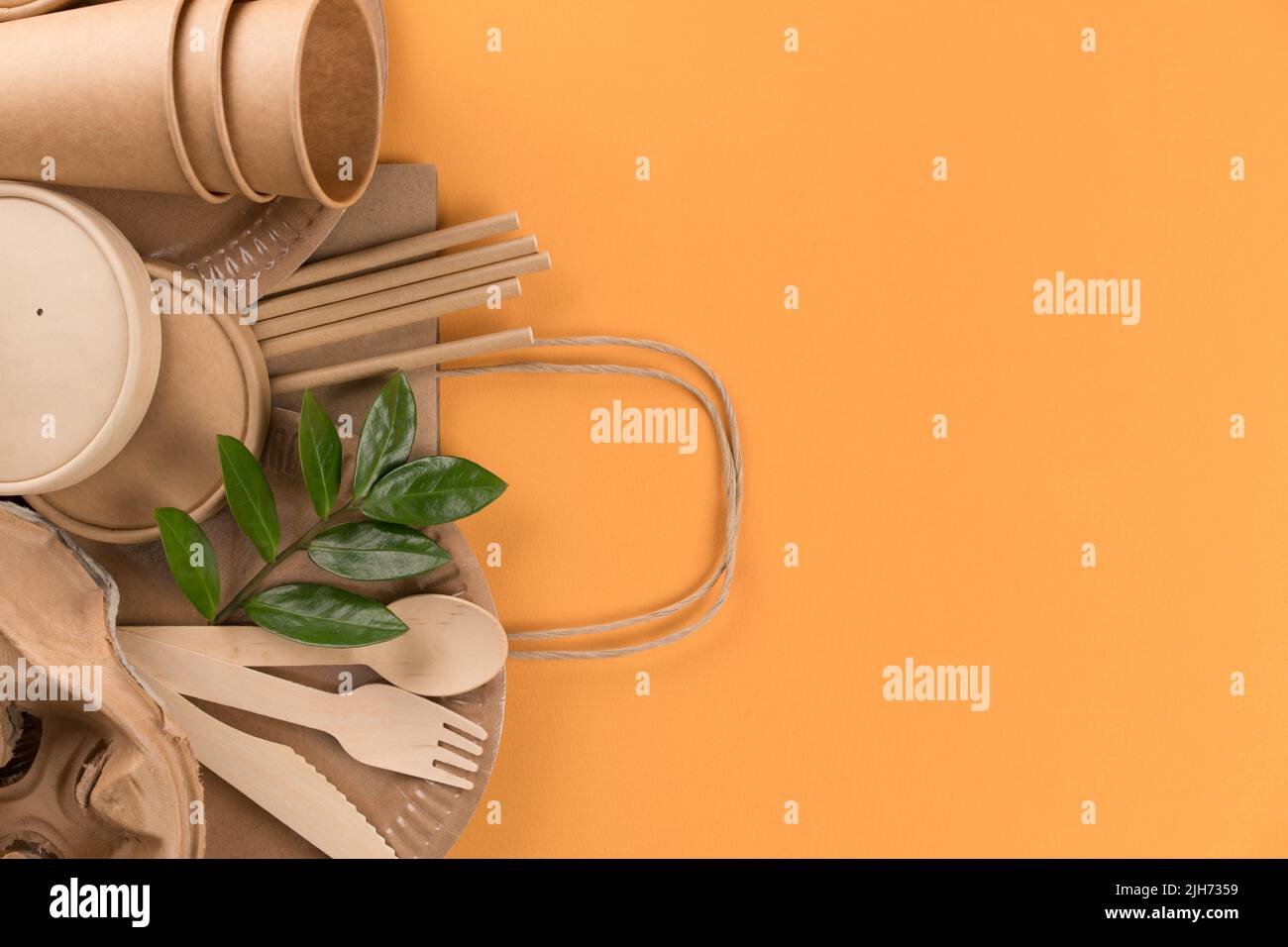 Kraft paper food cups, containers, wooden cutlery set, drinking straws ...