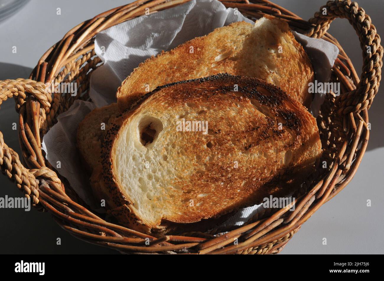 Bread bsket hi-res stock photography and images - Alamy