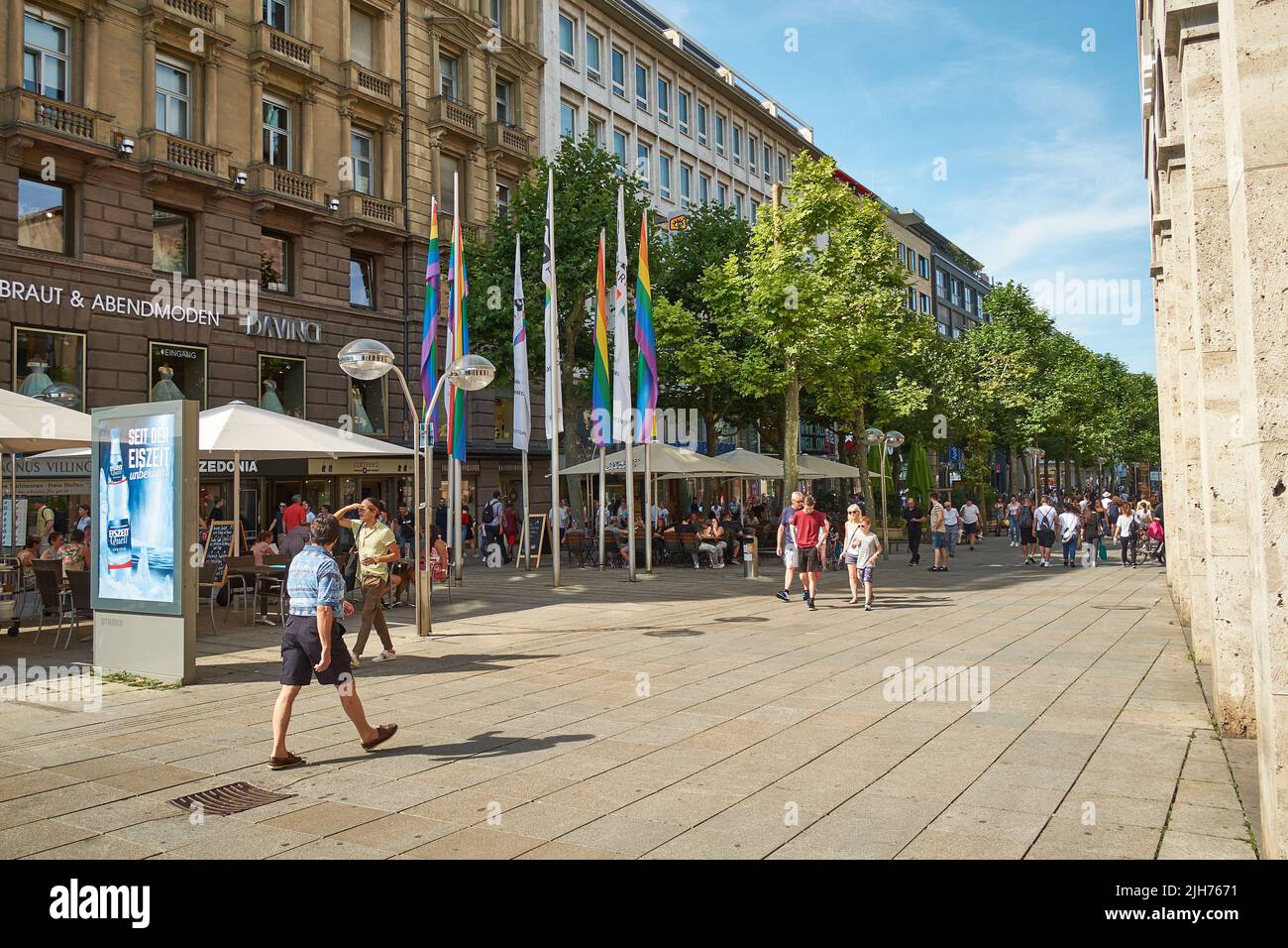 Stuttgart city central walking street hi-res stock photography and ...