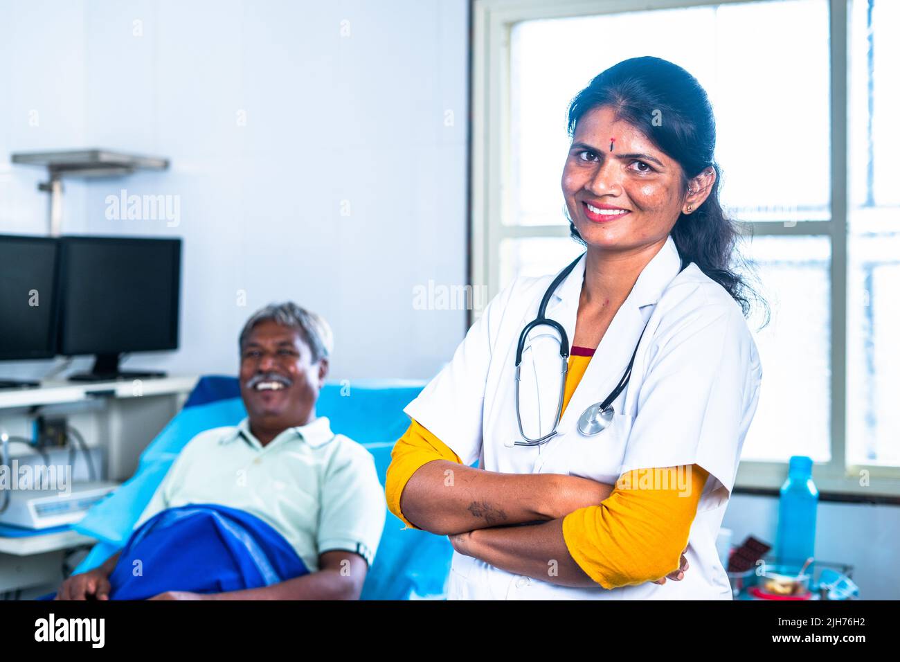 Asian doctor patient happiness hi-res stock photography and images - Alamy