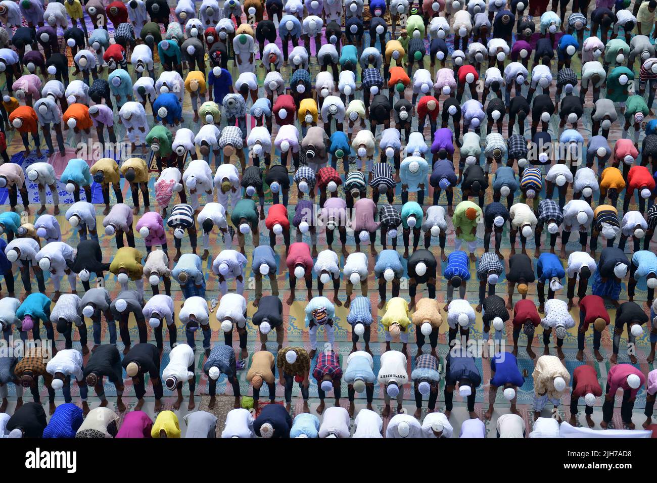 Muslim devotees offer prayers on the occasion of Eid-al-Adha at Gedu ...
