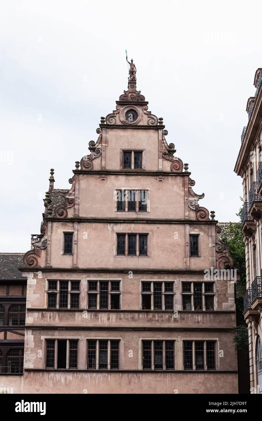 Mid century architecture facade hi-res stock photography and images - Alamy