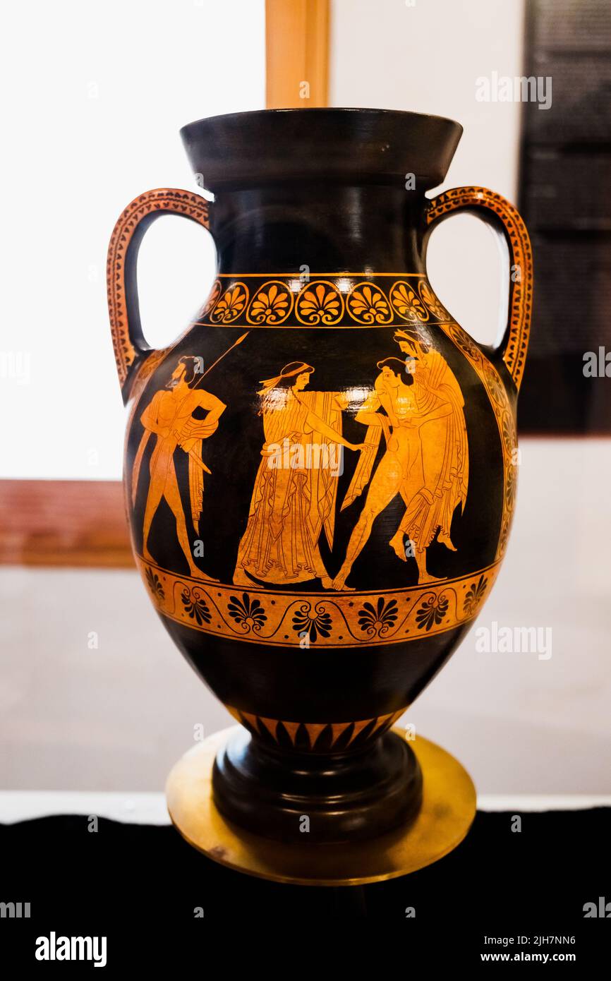 Ancient greek pottery gods hi-res stock photography and images - Alamy