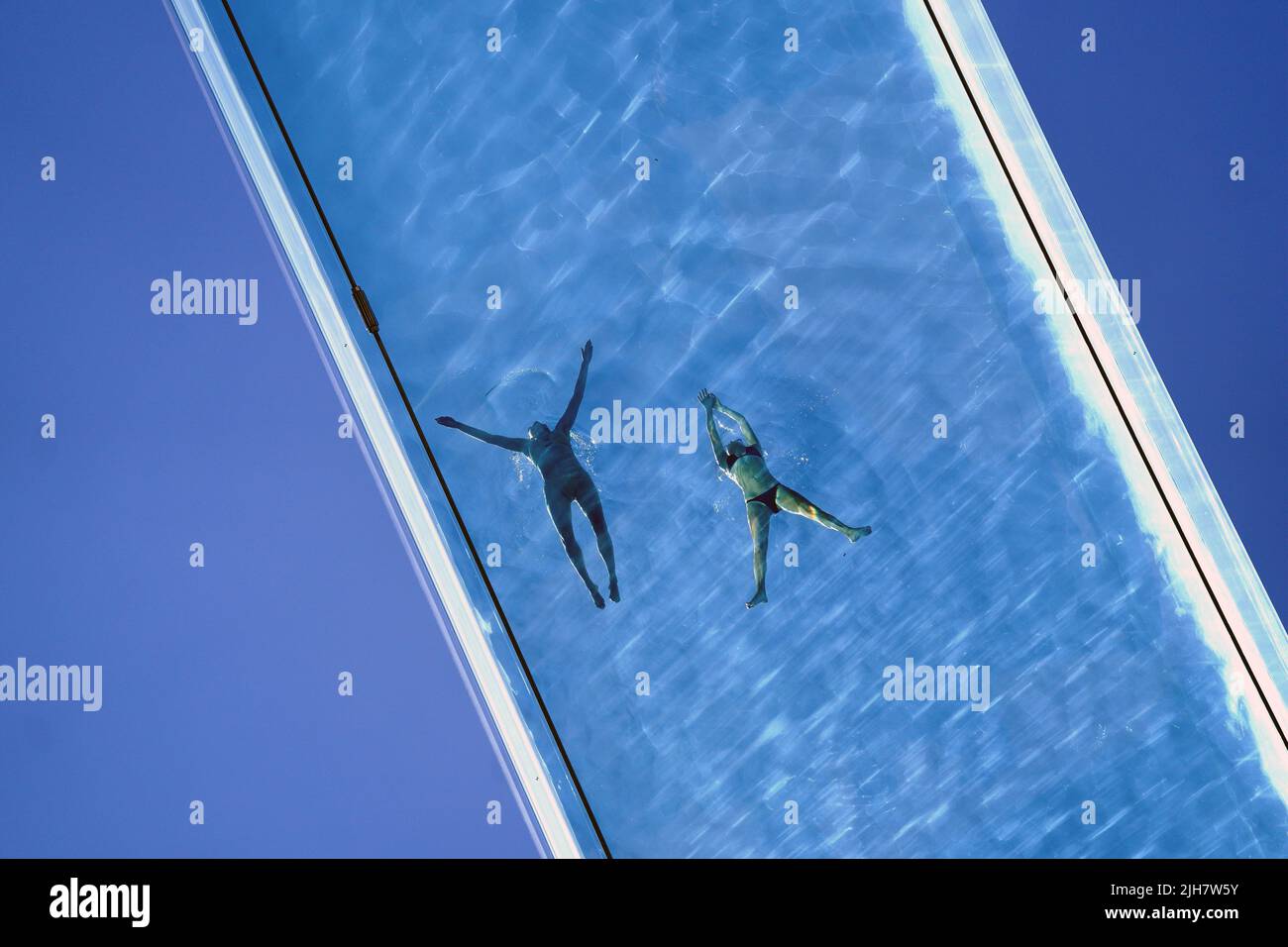 Nine elms swimming pool between buildings hi-res stock photography and ...