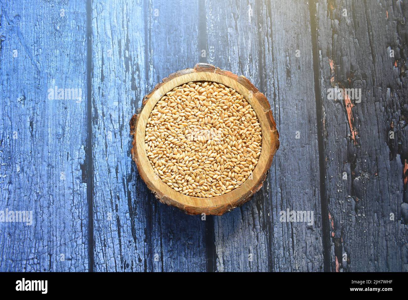 Raw whole dried wheat cereal grains Stock Photo - Alamy