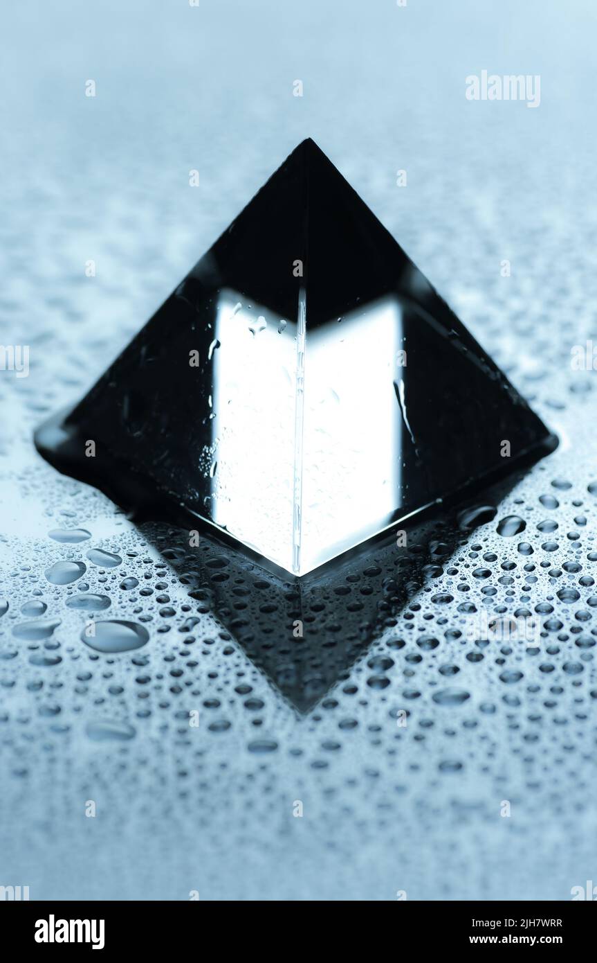 Glass pyramid prism hi-res stock photography and images - Alamy