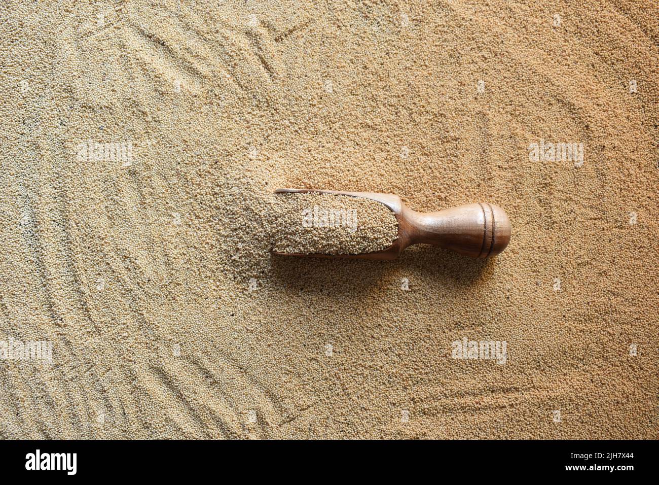 Raw whole dried Amaranth seeds Stock Photo - Alamy