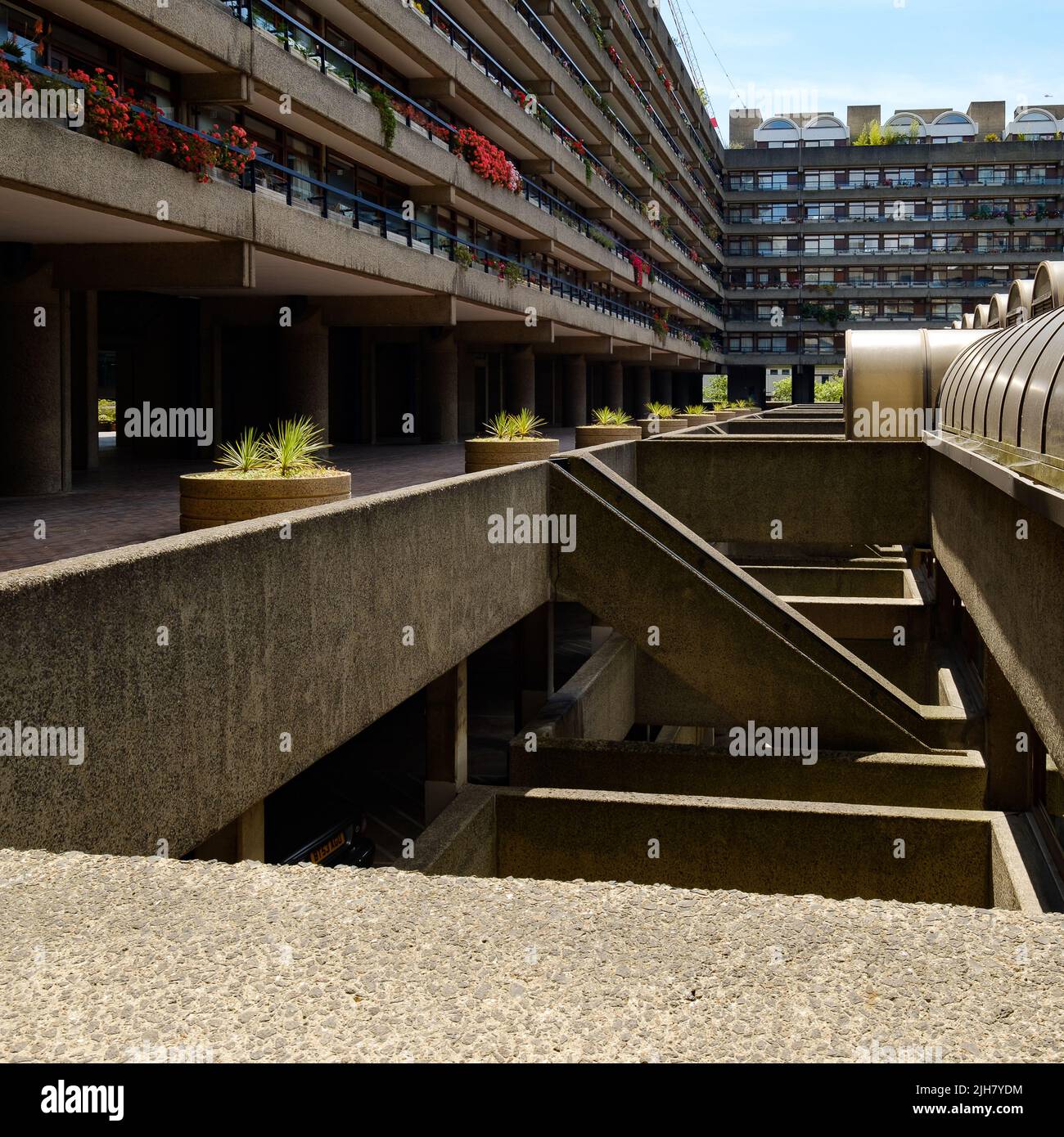 The Barbican Estate in London. Housing and arts venues built on a site ...