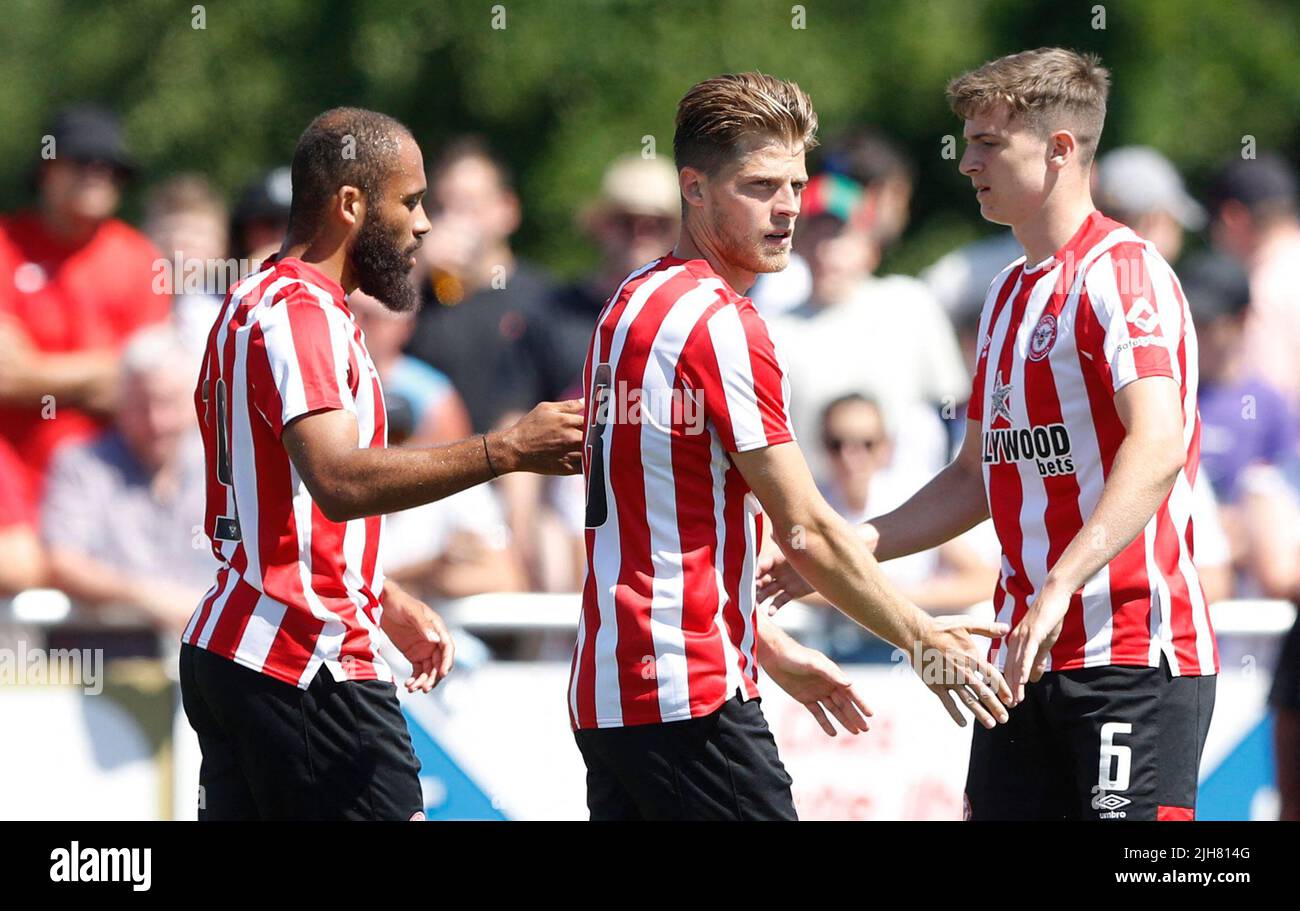 Mathias jensen brentford hi-res stock photography and images - Alamy