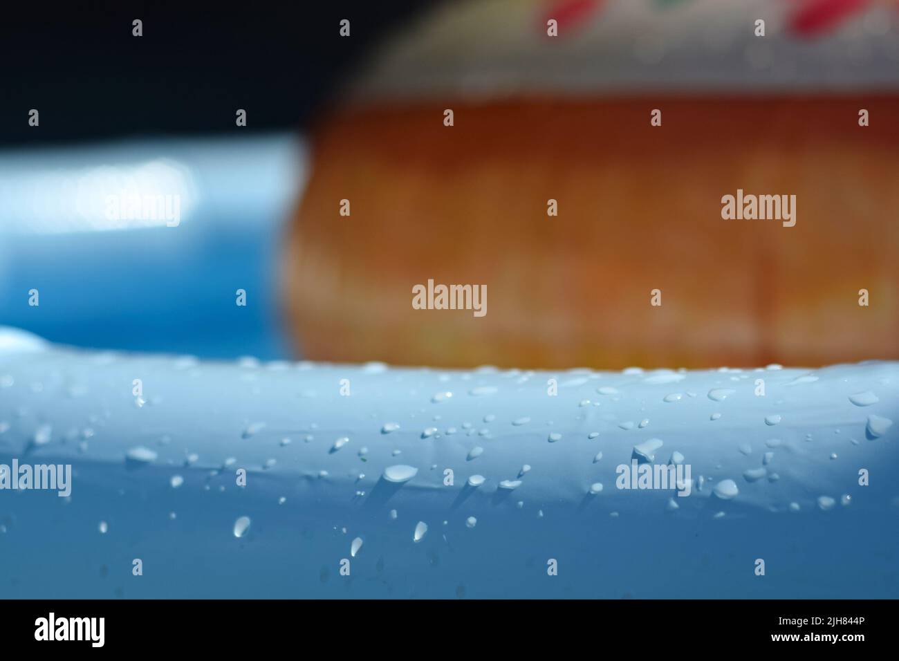 Inflatable paddling pool hi-res stock photography and images - Alamy