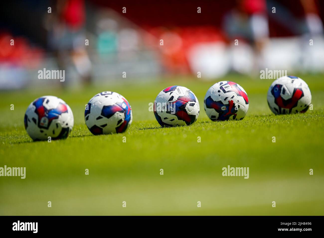 Puma balls hi-res stock photography and images - Alamy