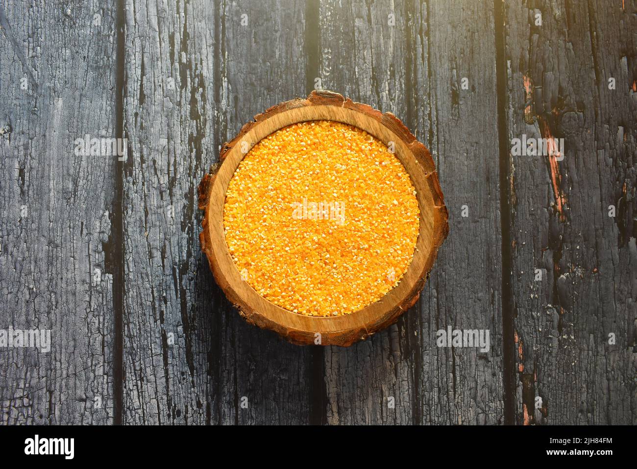 Raw broken dried Corn kernels Stock Photo - Alamy