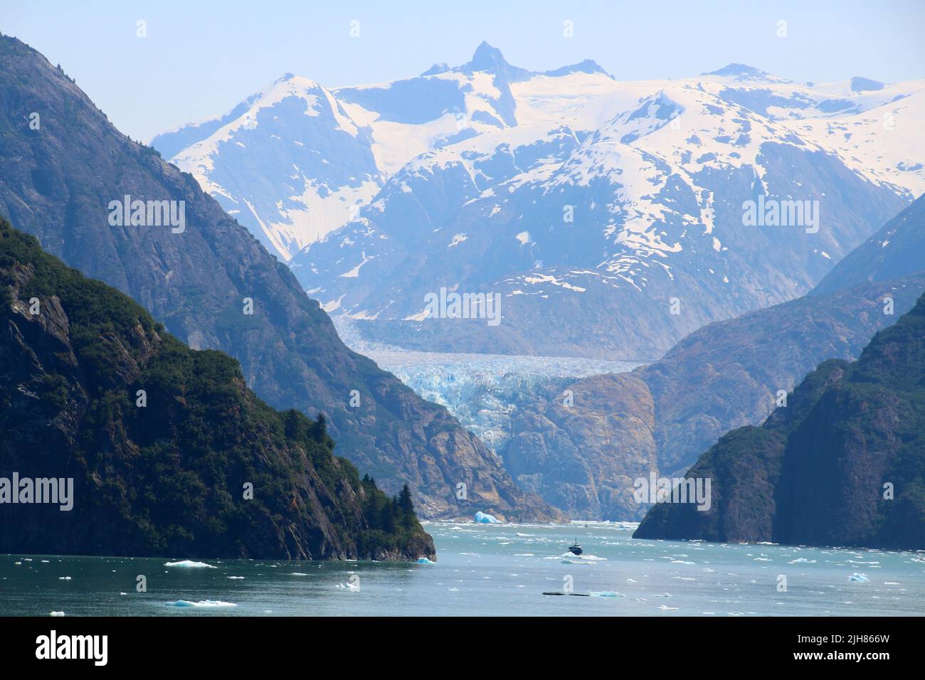 Massive glacier calving hi-res stock photography and images - Alamy