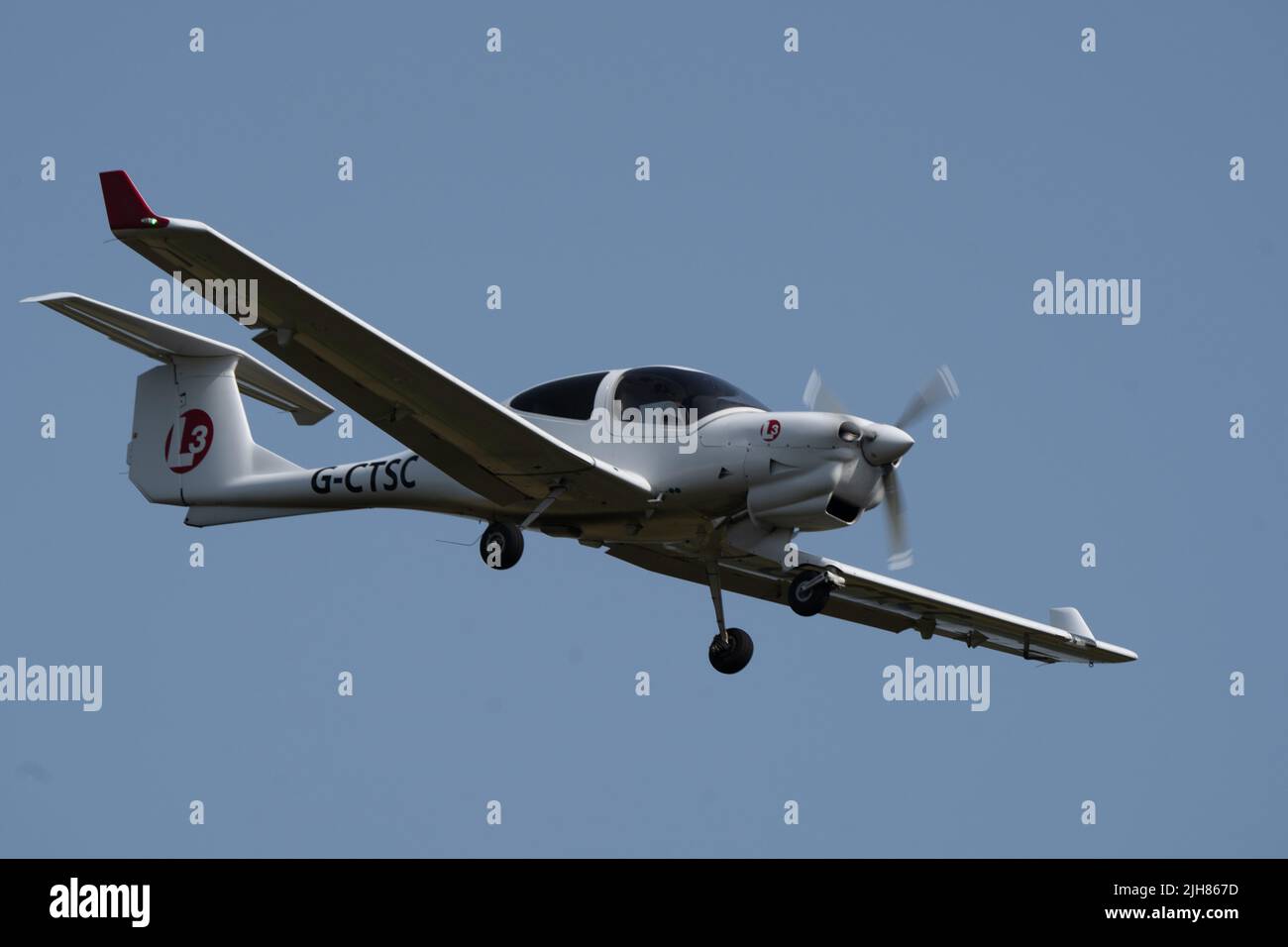 DA40 Landing Runway 26 Bournemouth Airport Stock Photo - Alamy