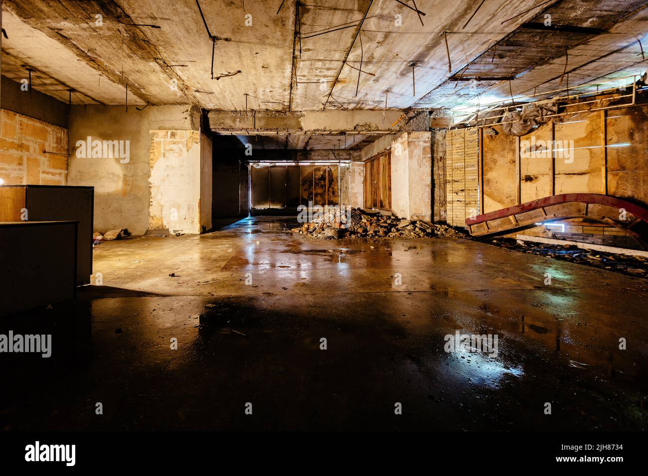 Flood damage inside house hi-res stock photography and images - Alamy