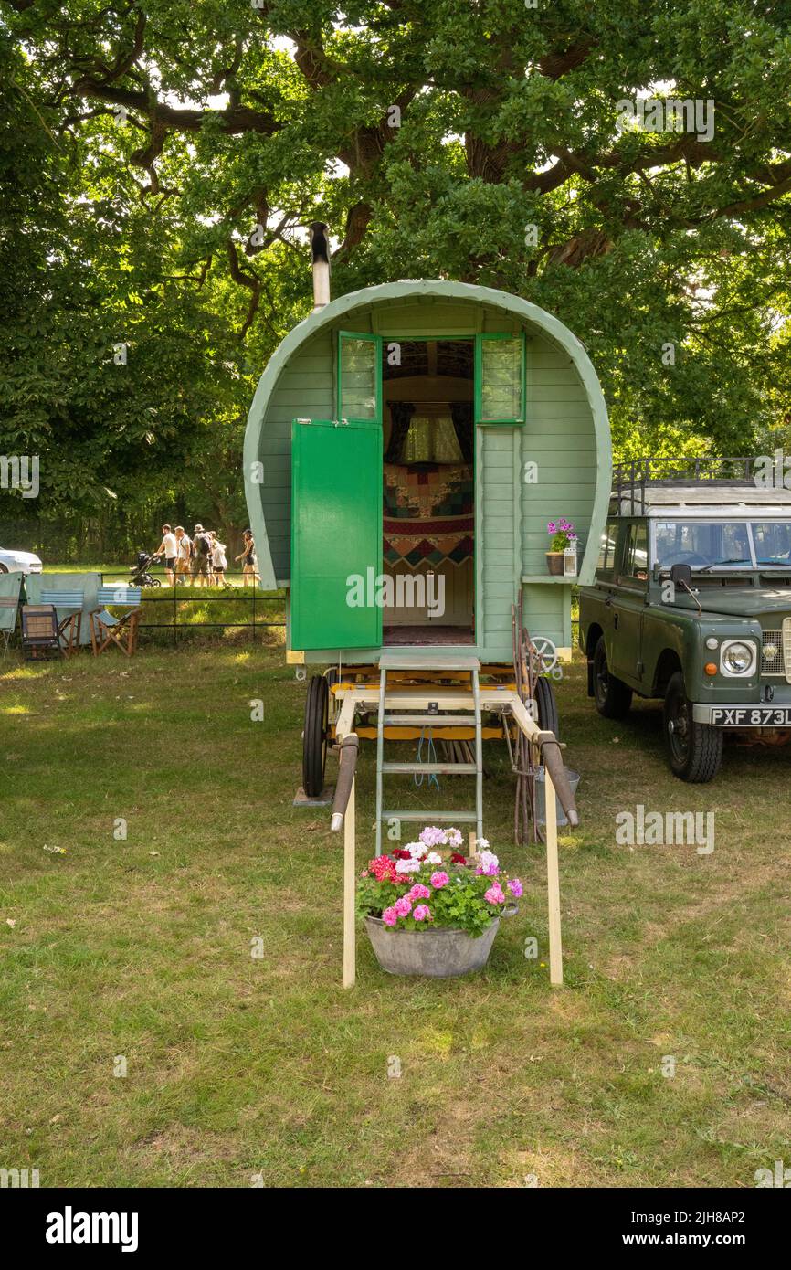 Gypsy caravans hi-res stock photography and images - Alamy