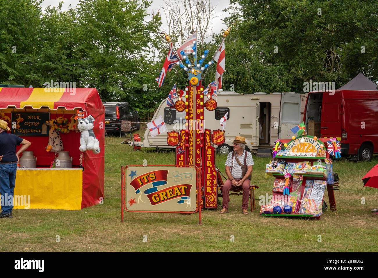 Old fashioned fairground games hi-res stock photography and images - Alamy