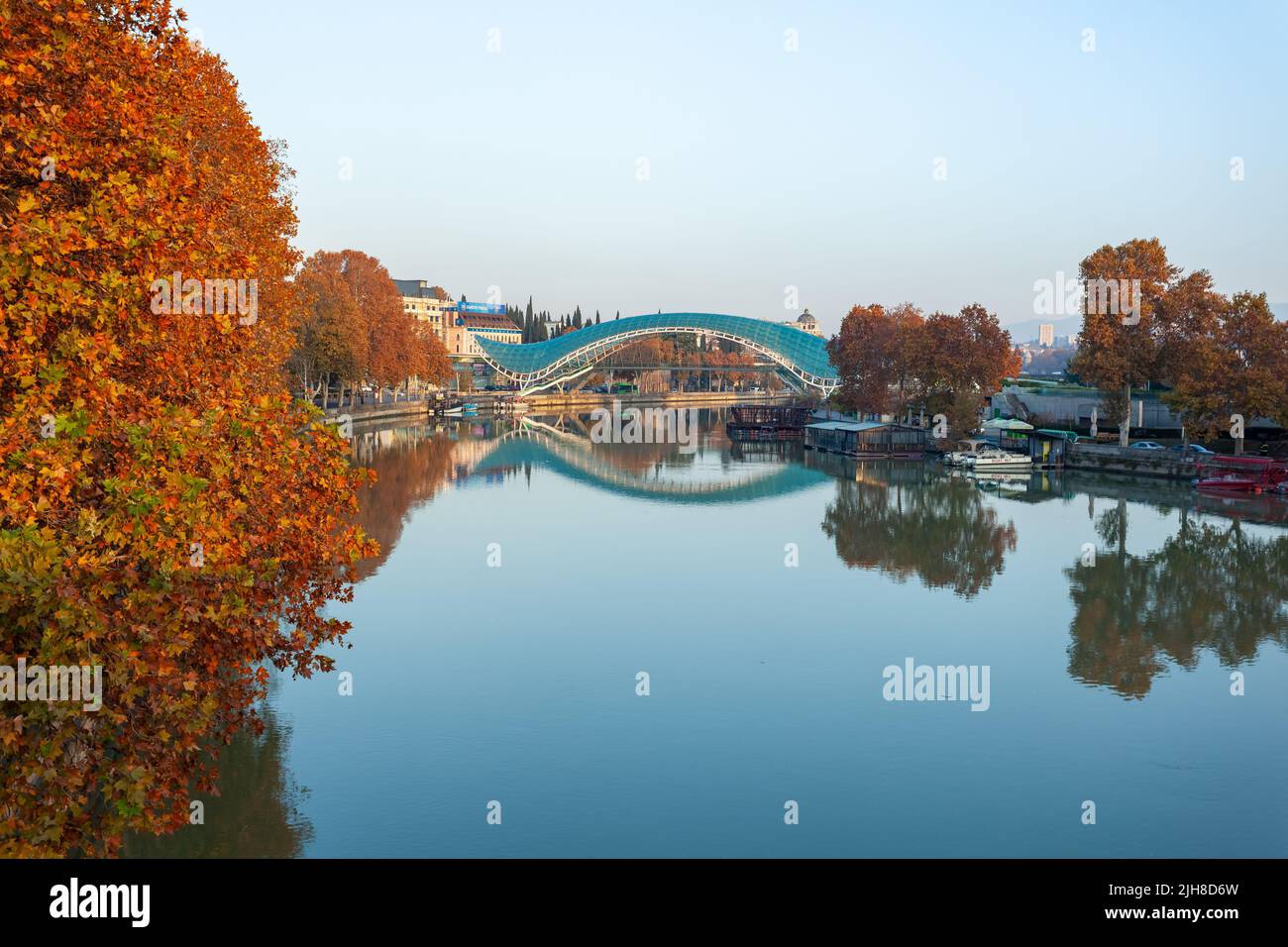Bridge peace crossing mtkvari river hi-res stock photography and images ...