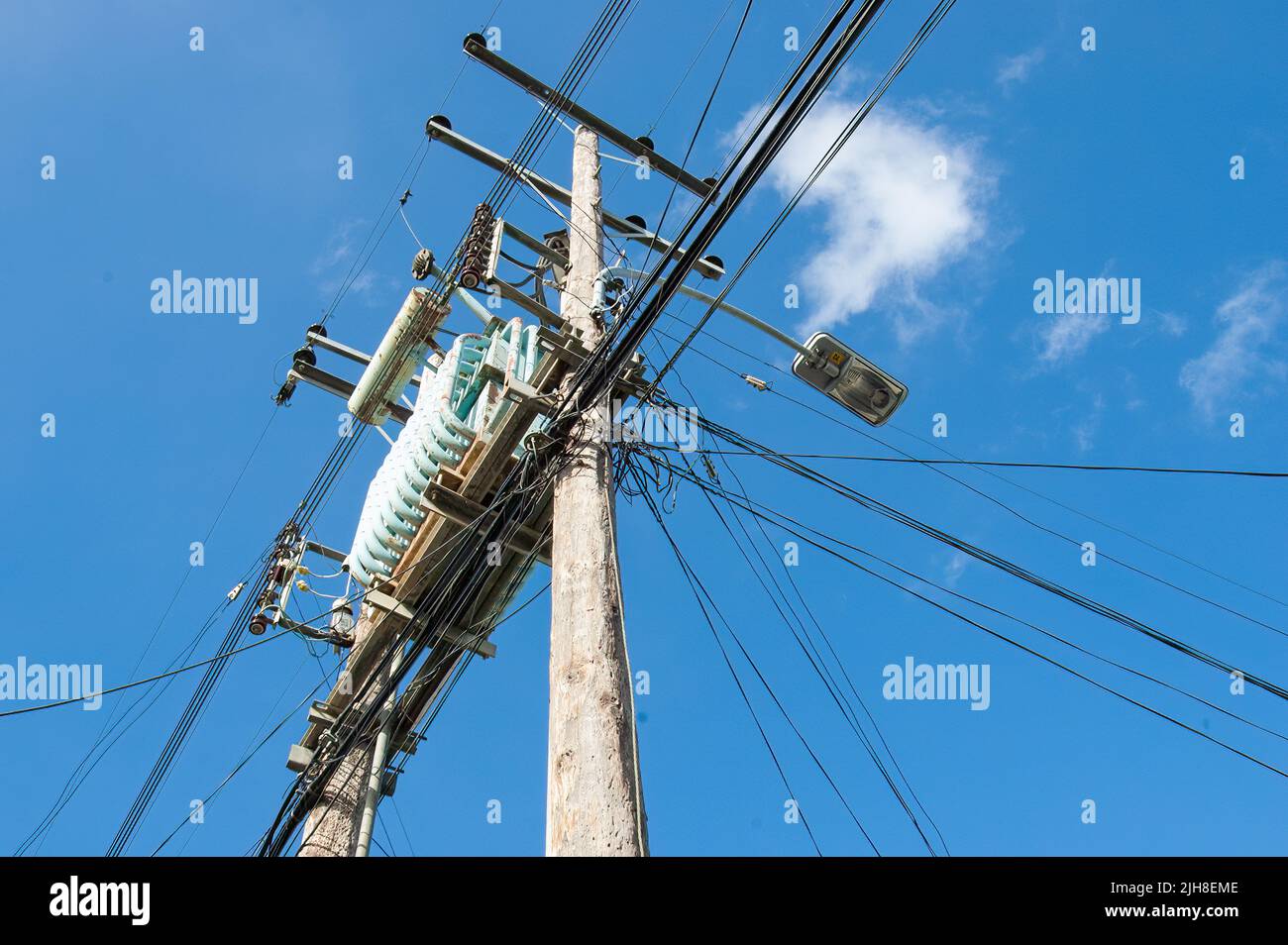 Utility pole electrical wires hi-res stock photography and images - Alamy
