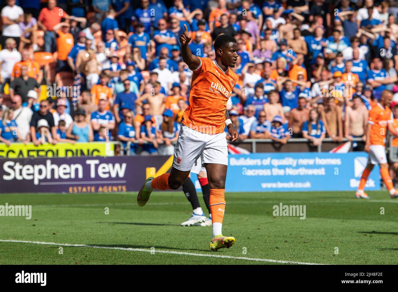 Soccer beryly lubala hi-res stock photography and images - Alamy