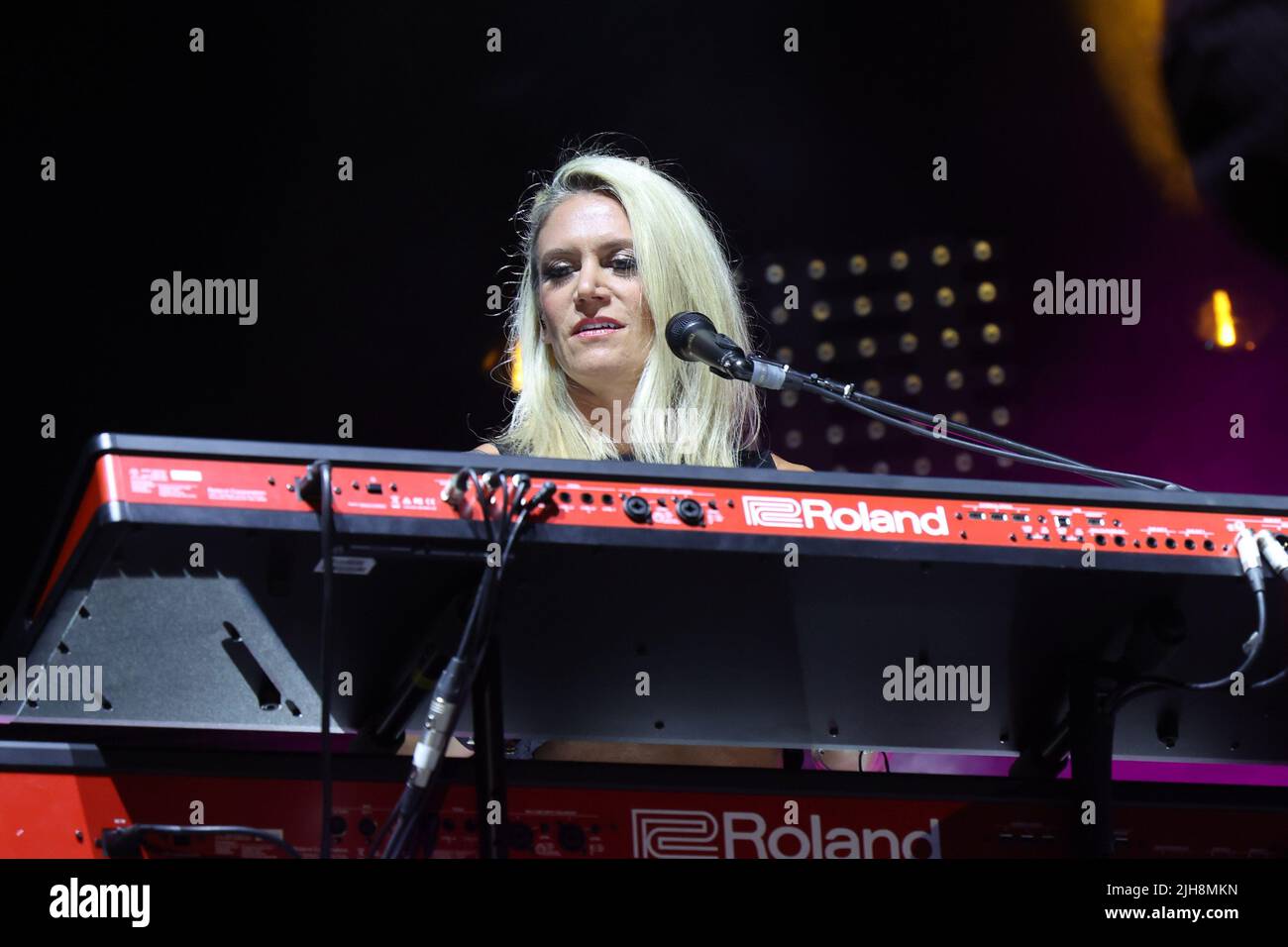 Berenice Scott keyboards during the Music Concert Simple Minds - 40 ...