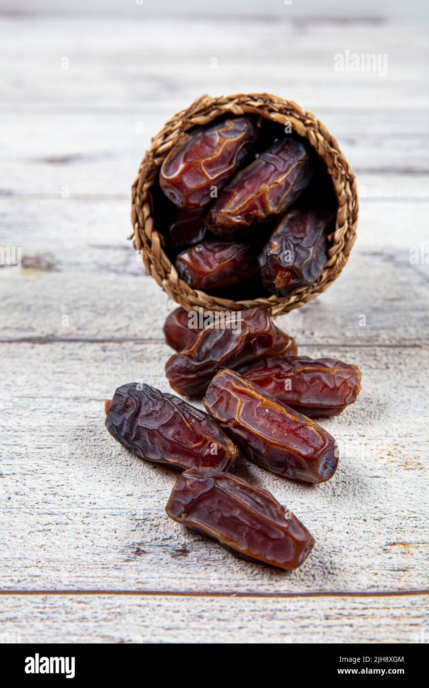 Dates or dates palm fruit (Hurma) is a healthy snack. Him Organic ...
