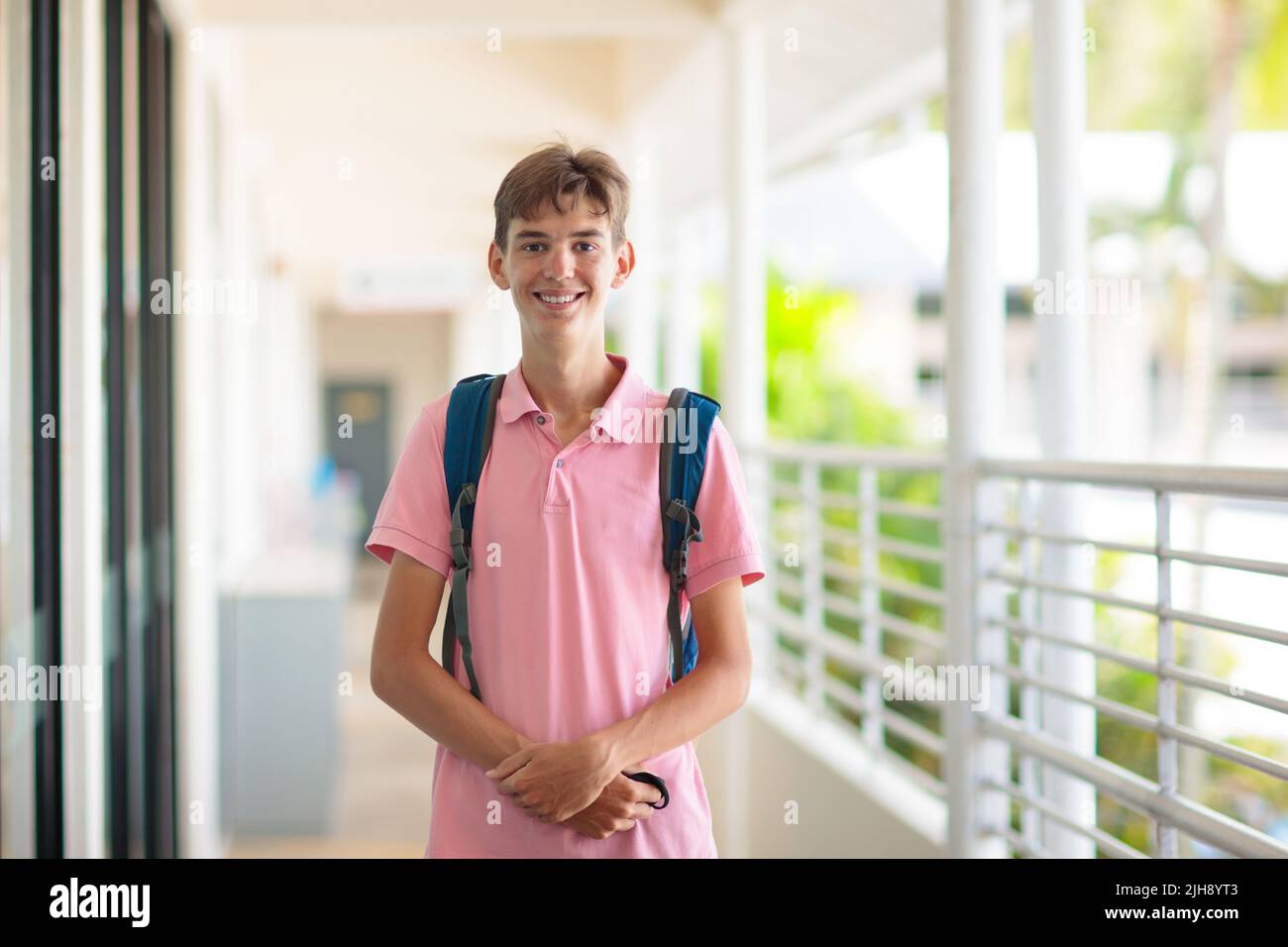 Pupil mobile phone locker hi-res stock photography and images - Alamy