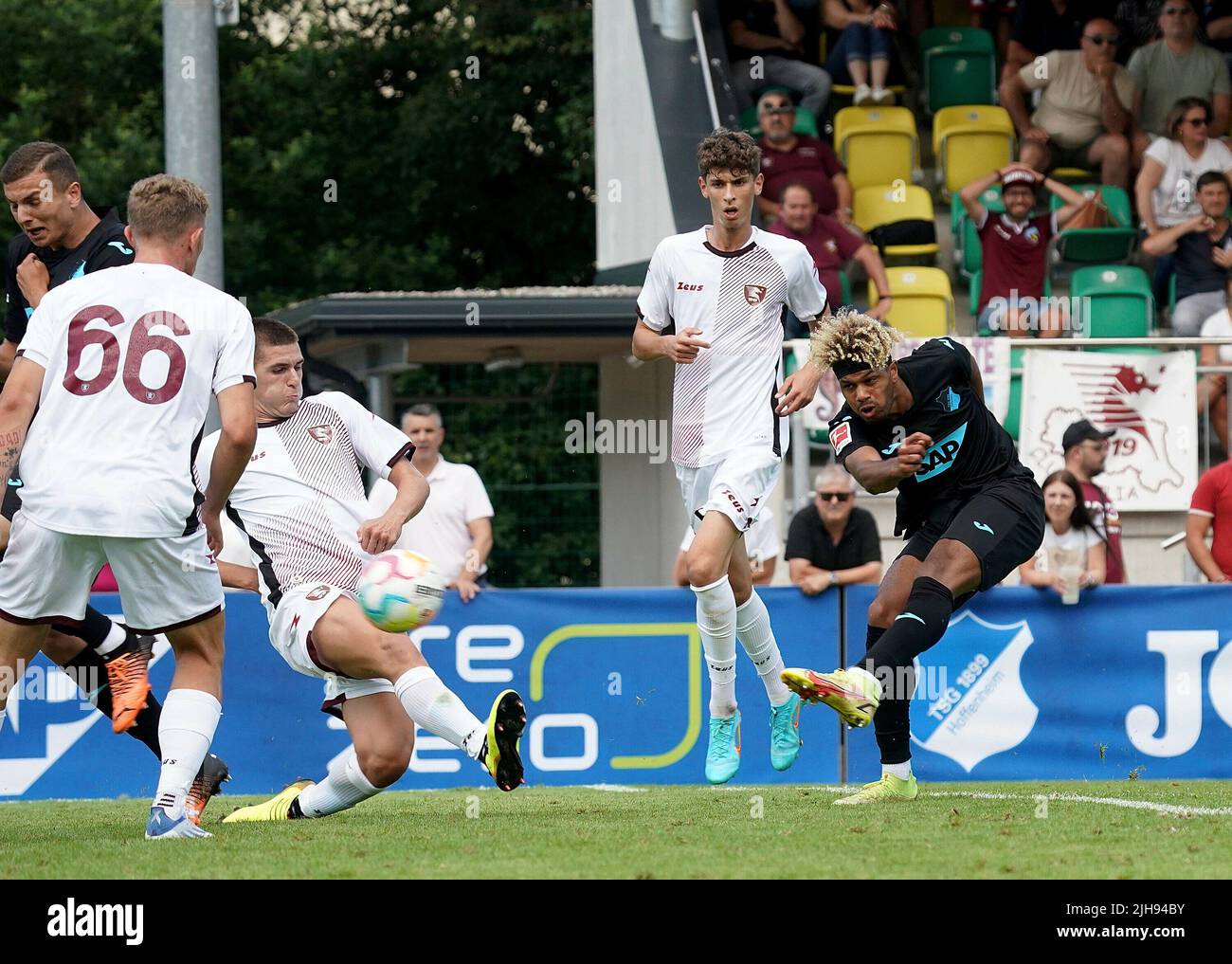 Georginio rutter 2022 hi-res stock photography and images - Alamy