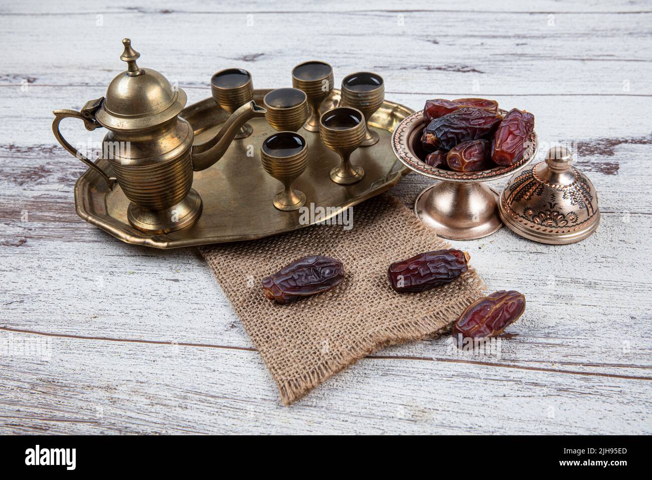 Dates or dates palm fruit (Hurma) is a healthy snack. Him Organic ...