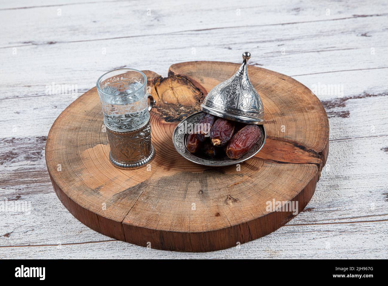 Dates or dates palm fruit (Hurma) is a healthy snack. Him Organic ...