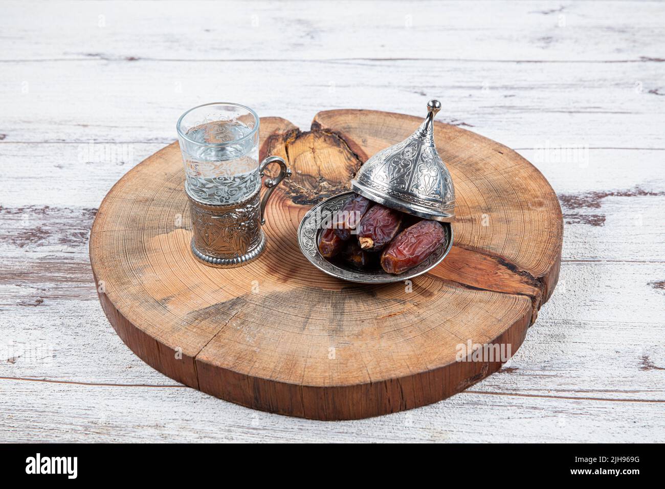 Dates or dates palm fruit (Hurma) is a healthy snack. Him Organic ...