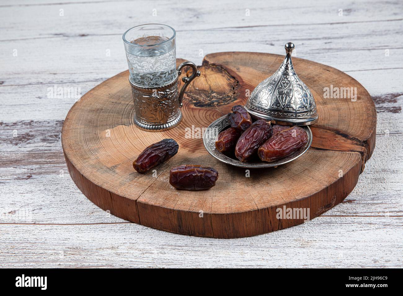 Dates or dates palm fruit (Hurma) is a healthy snack. Him Organic ...