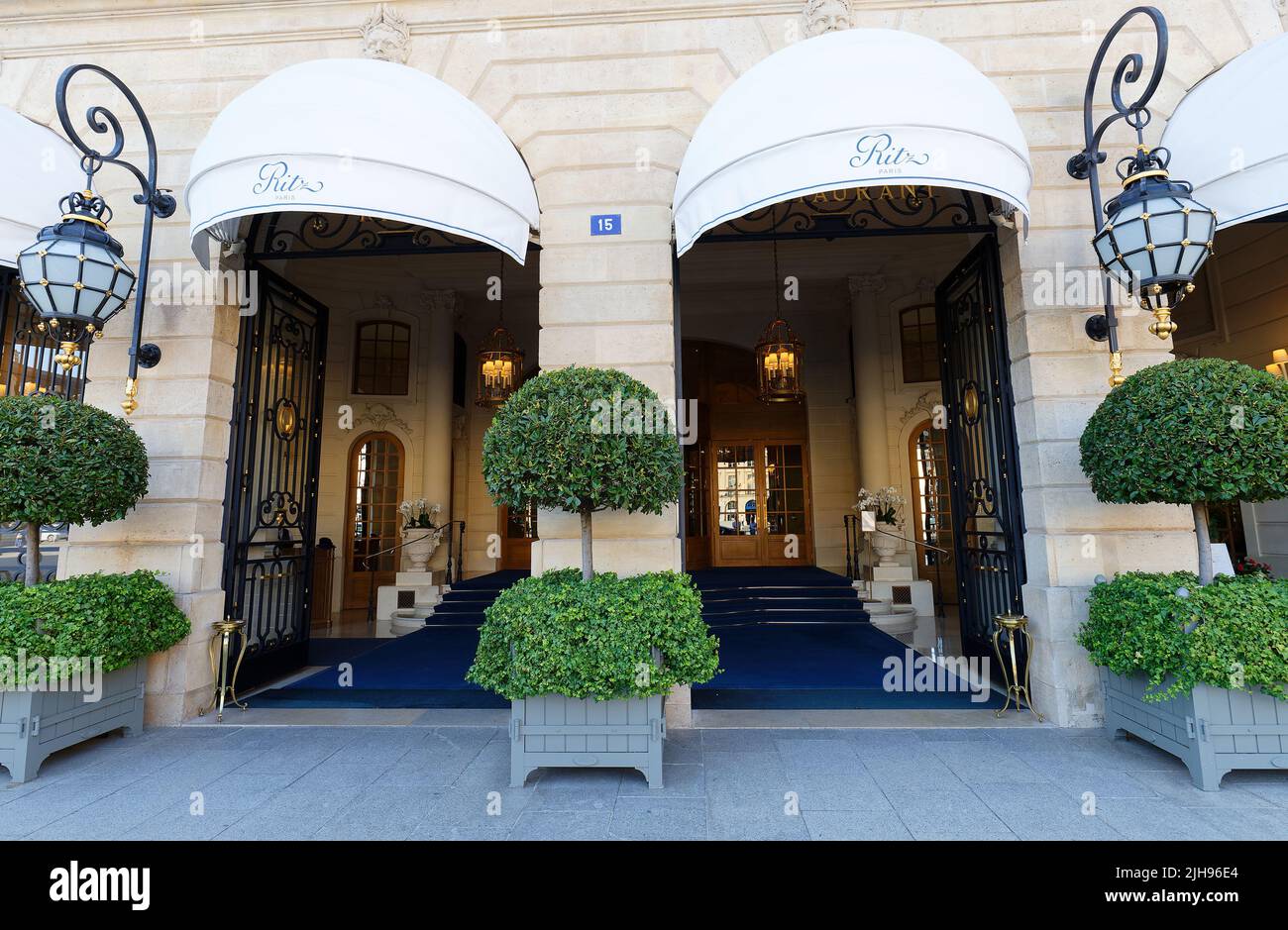 Ritz paris hi-res stock photography and images - Alamy