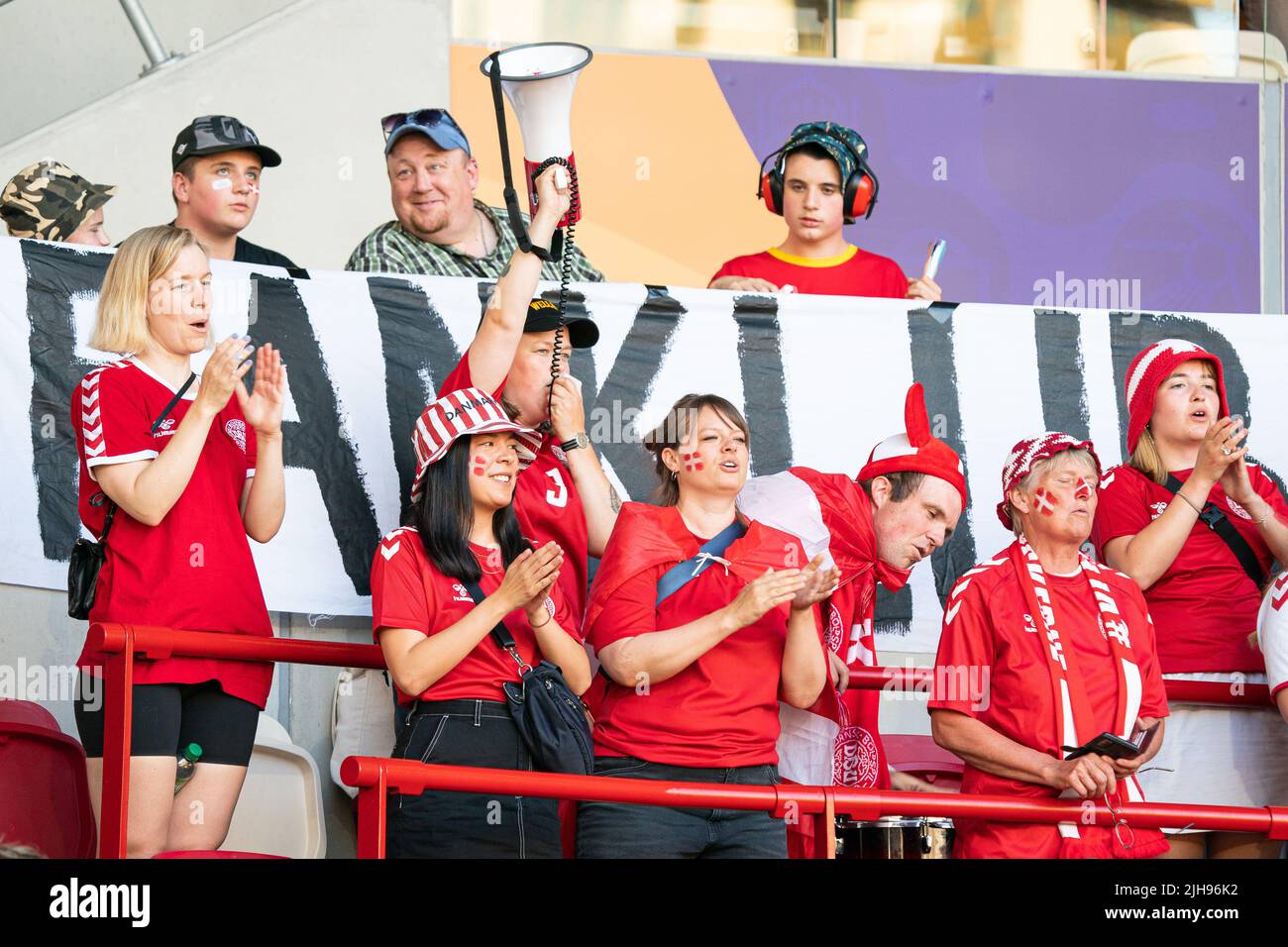 Old football crowd uk hi-res stock photography and images - Alamy