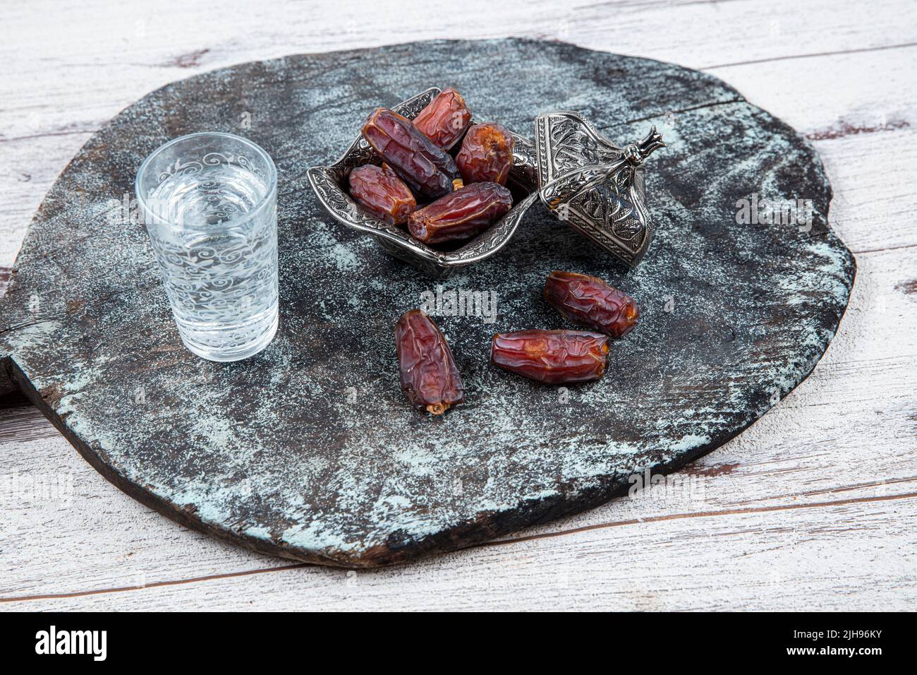 Dates or dates palm fruit (Hurma) is a healthy snack. Him Organic ...