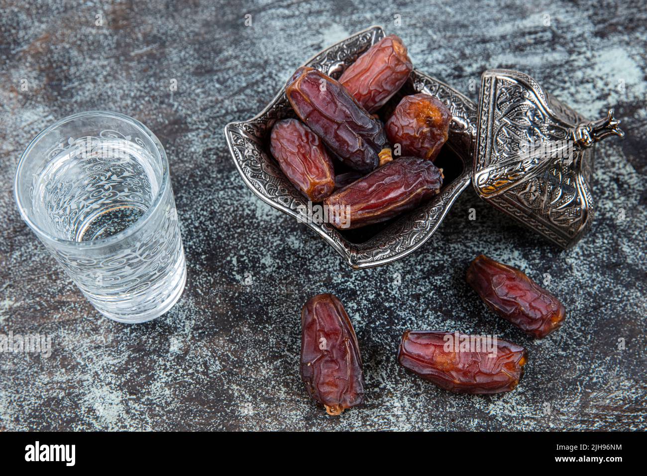 Dates or dates palm fruit (Hurma) is a healthy snack. Him Organic ...