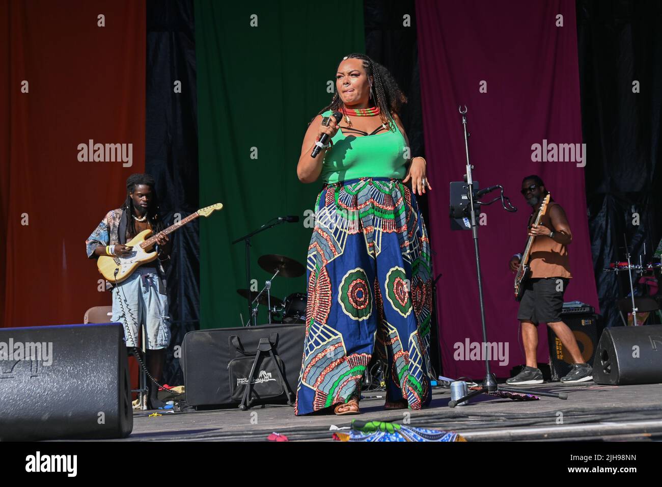 Lara li hi-res stock photography and images - Alamy