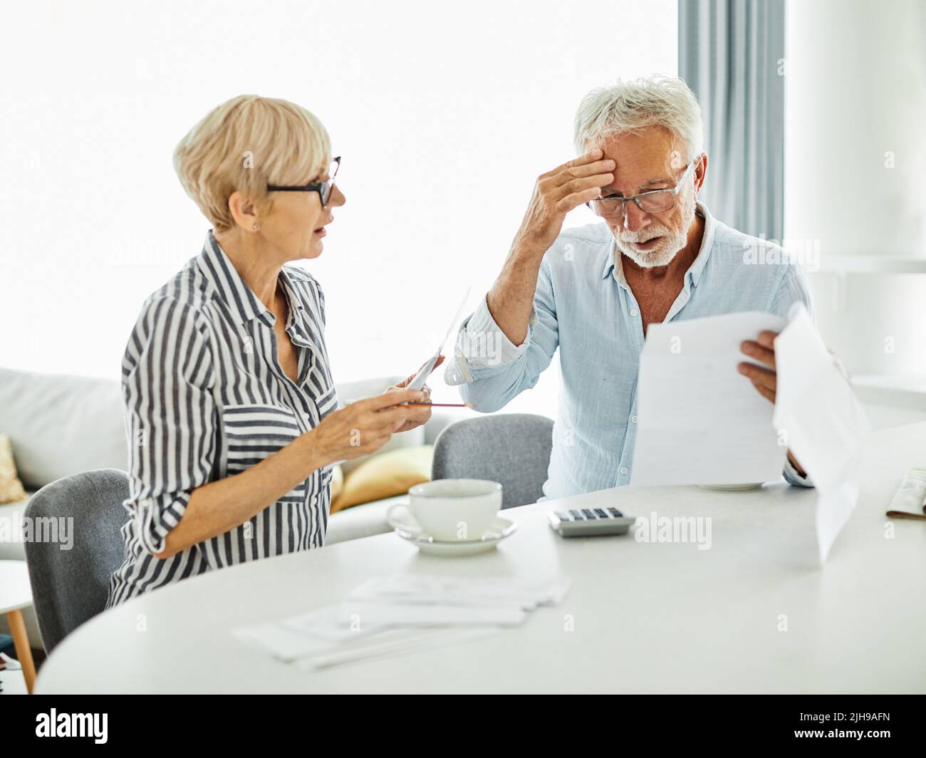Bill of paper hi-res stock photography and images - Alamy
