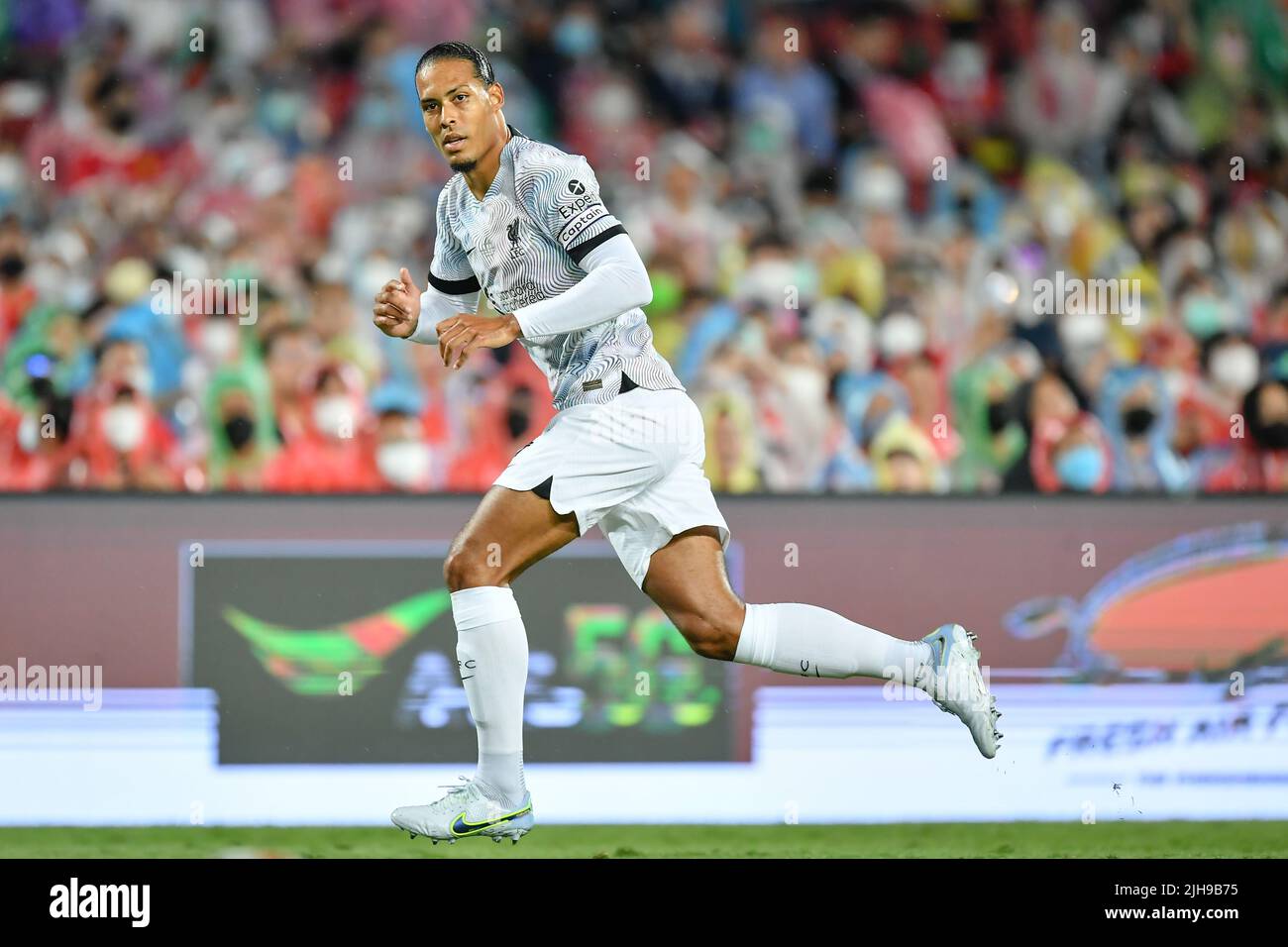 Virgil van dijk hi-res stock photography and images - Alamy