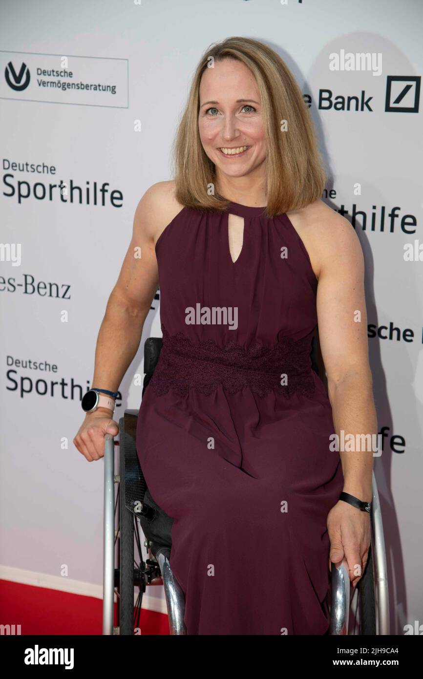 Wiesbaden, Deutschland. 16th July, 2022. Annika ZEYEN, para-cycling ...