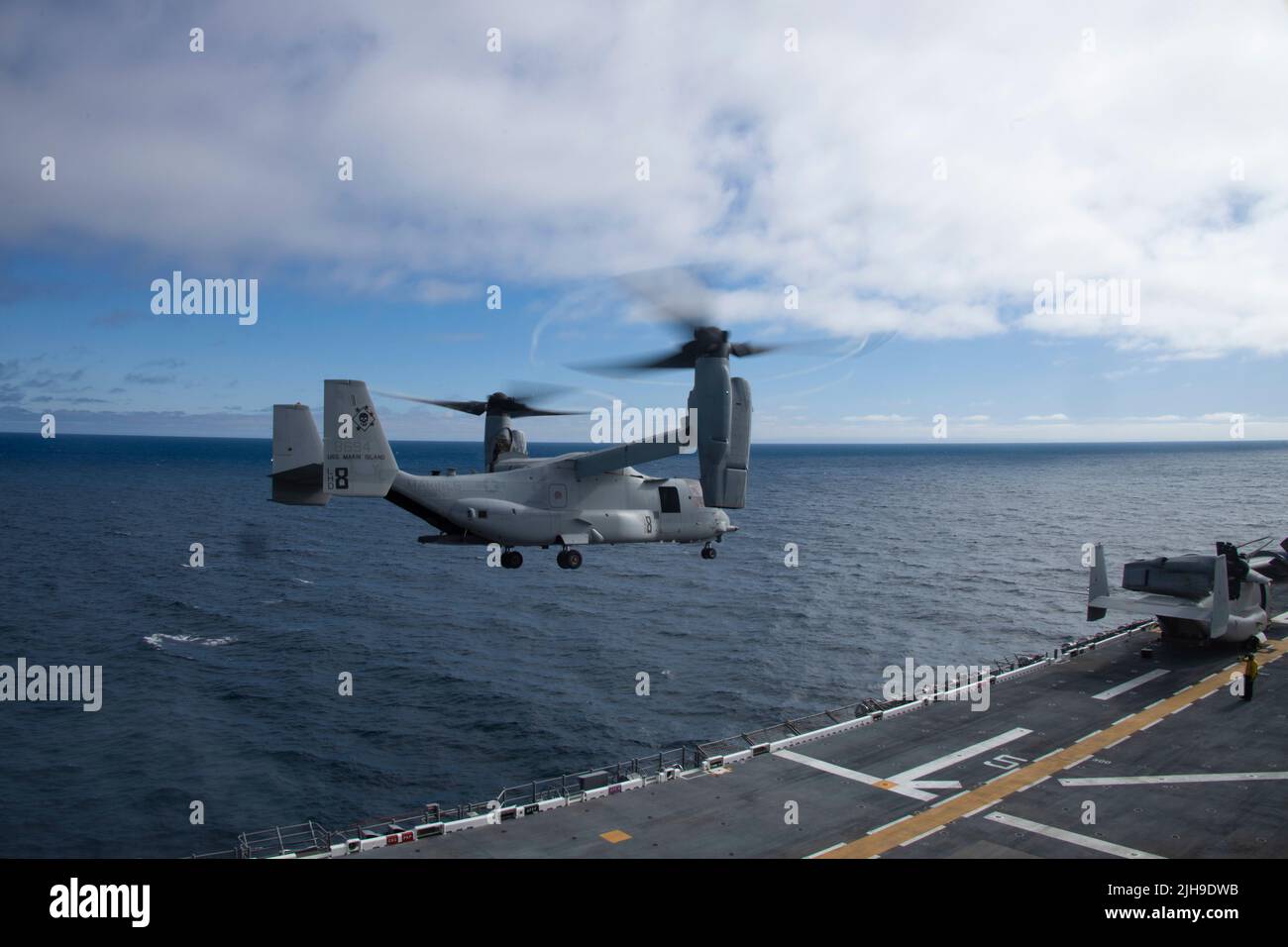 PACIFIC OCEAN (July 6, 2022) - U.S. Marine Corps MV-22B Osprey ...