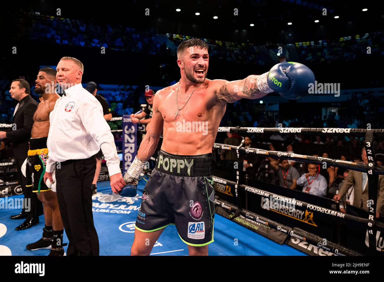 LONDON, UNITED KINGDOM. 16th Jul, 2022. Lennox Clarke vs Mark Heffron ...