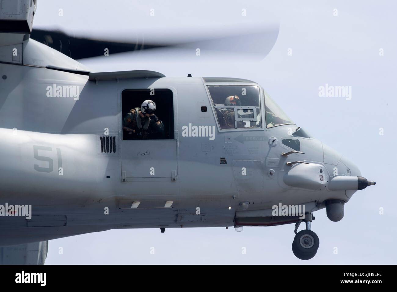 220715-N-XN177-1097 PACIFIC OCEAN (July 15, 2022) – An MV-22 Osprey ...
