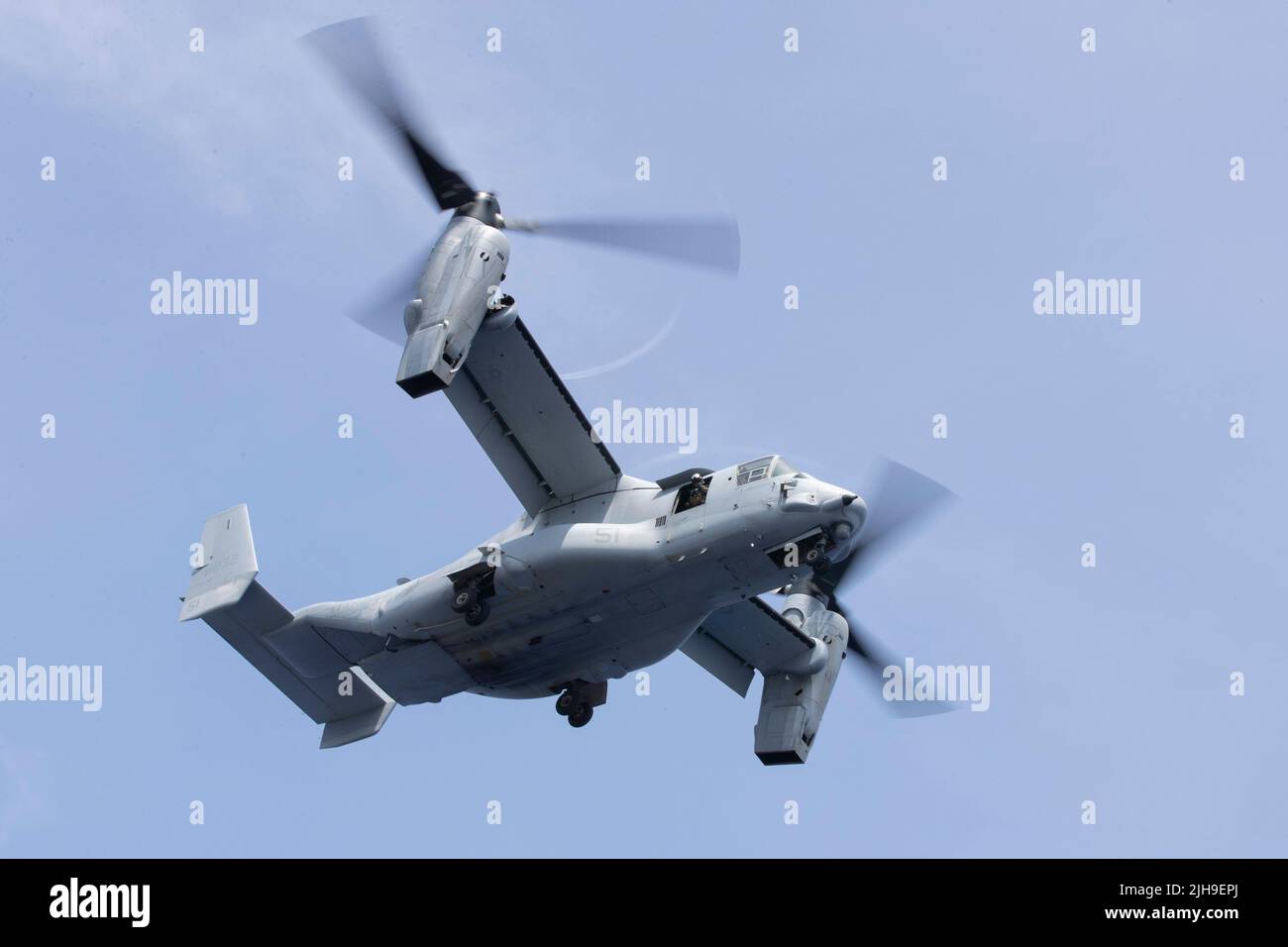 220715-N-XN177-1160 PACIFIC OCEAN (July 15, 2022) – An MV-22 Osprey ...